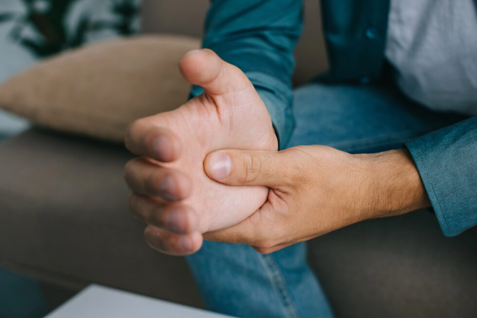 Numbness In Your Fingers? Signs Of Nerve Compression In The Hand And ...
